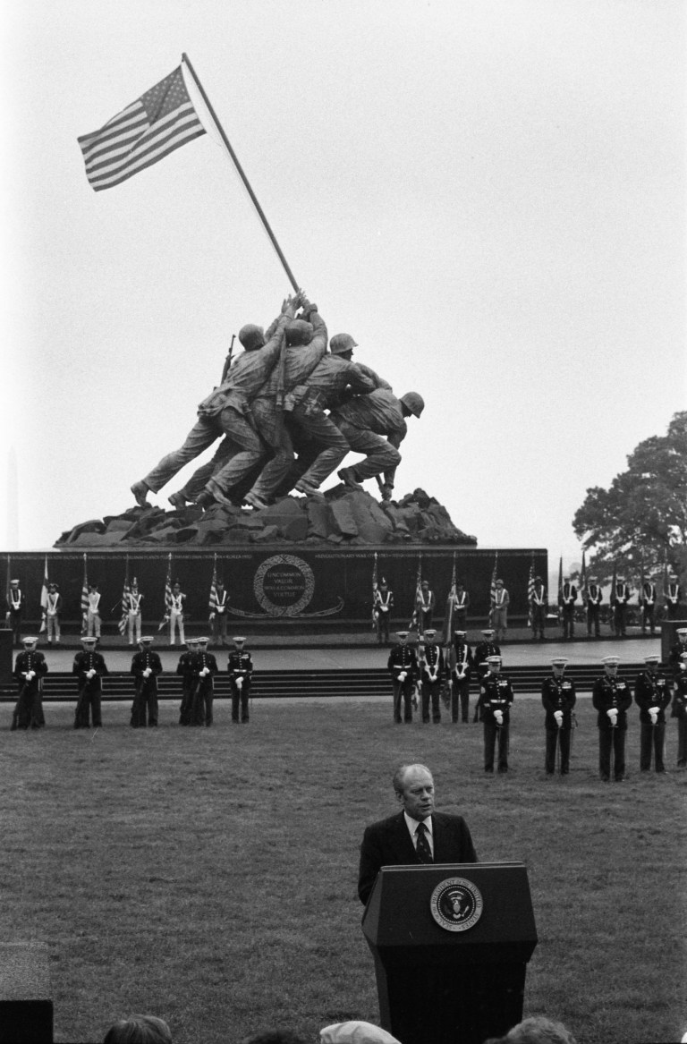 The Seventies: Monday, November 10, 1975 – History Diaries